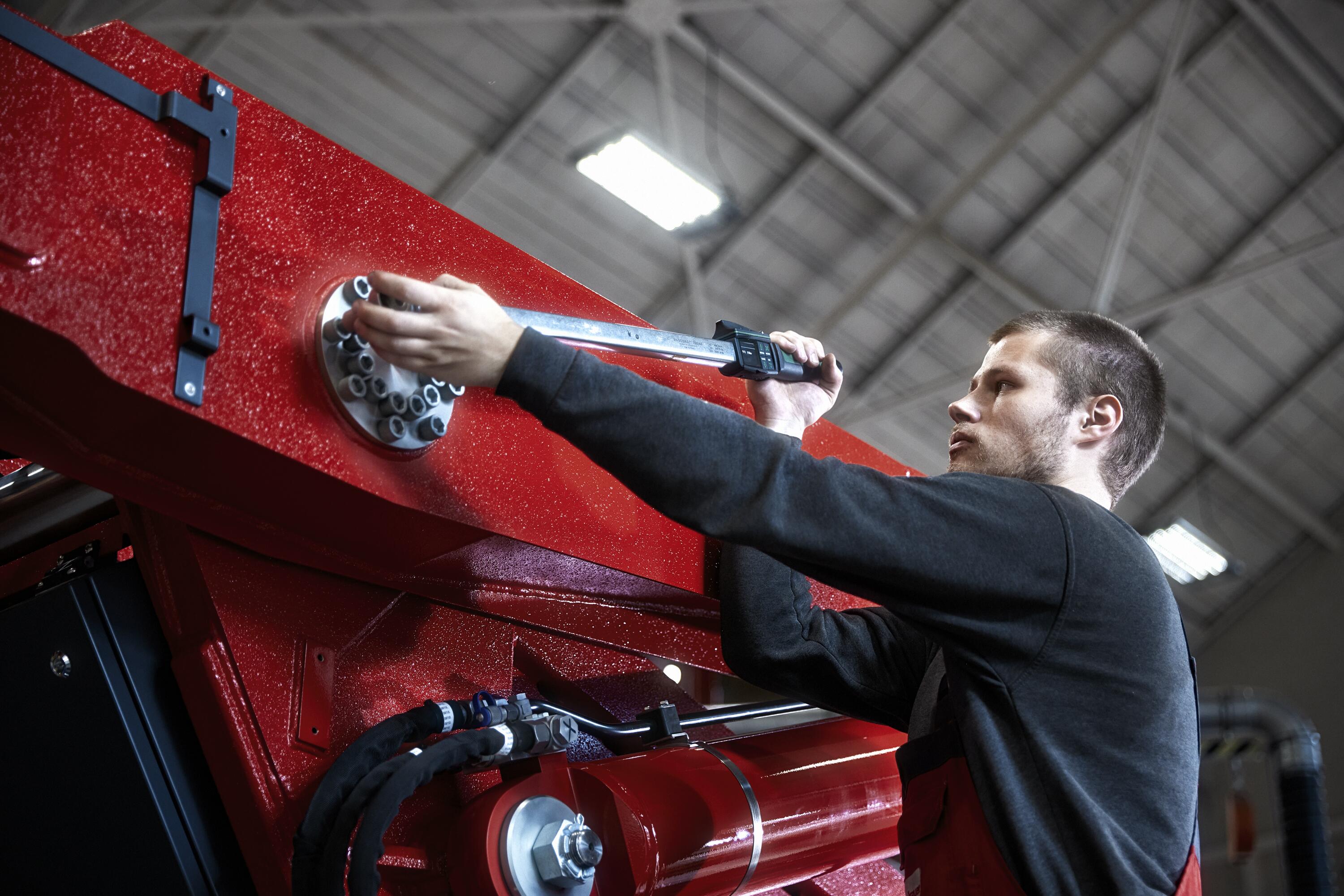 Torque and Preload with Nut Factor | Bossard Group