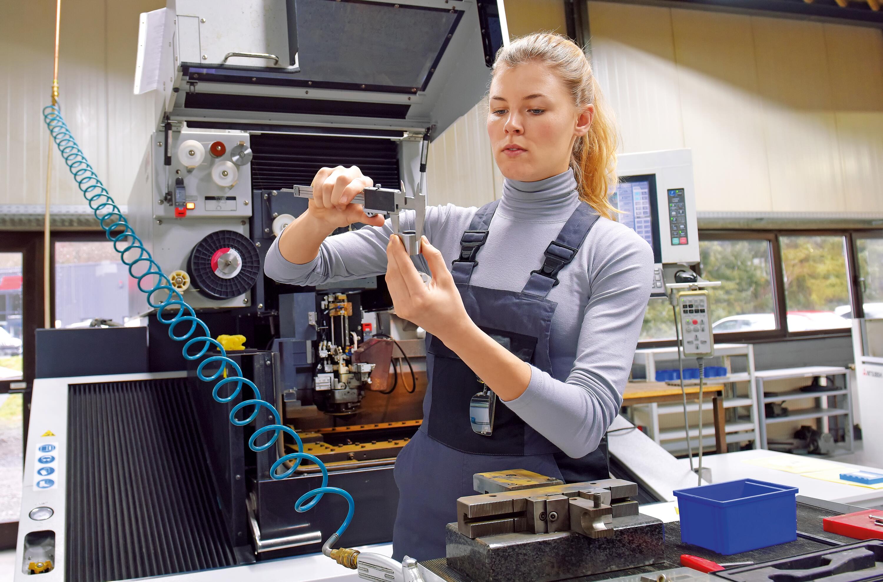 Tolerance Calculator for Shafts and Holes | Bossard America