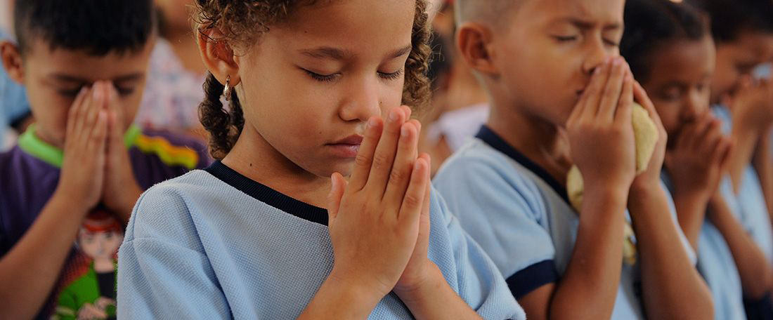 10 Powerful Prayers to Pray Over Your Children (For All Ages ...