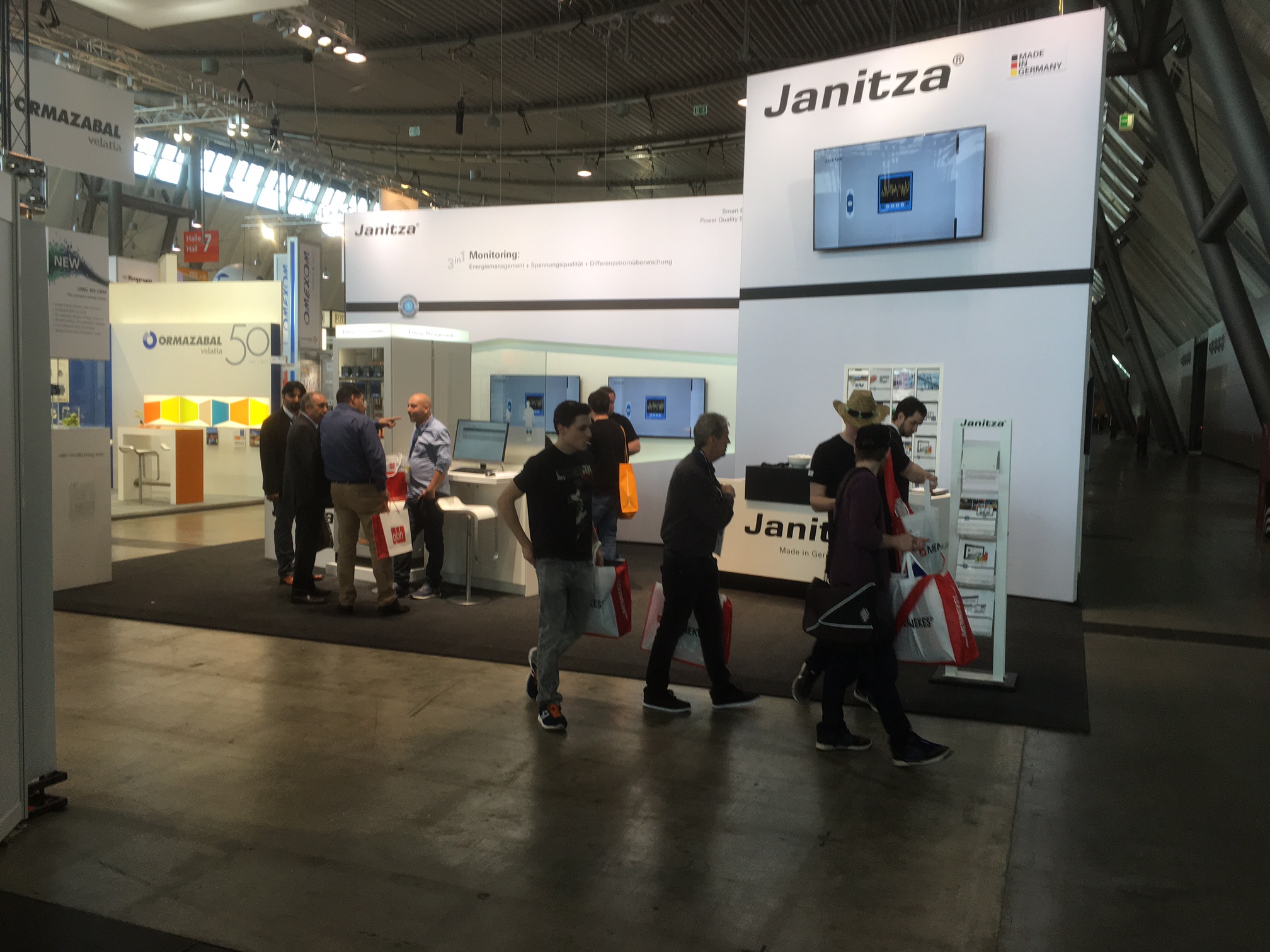 Janitza auf der „eltefa“ – Elektrotechnik wird immer bedeutsamer