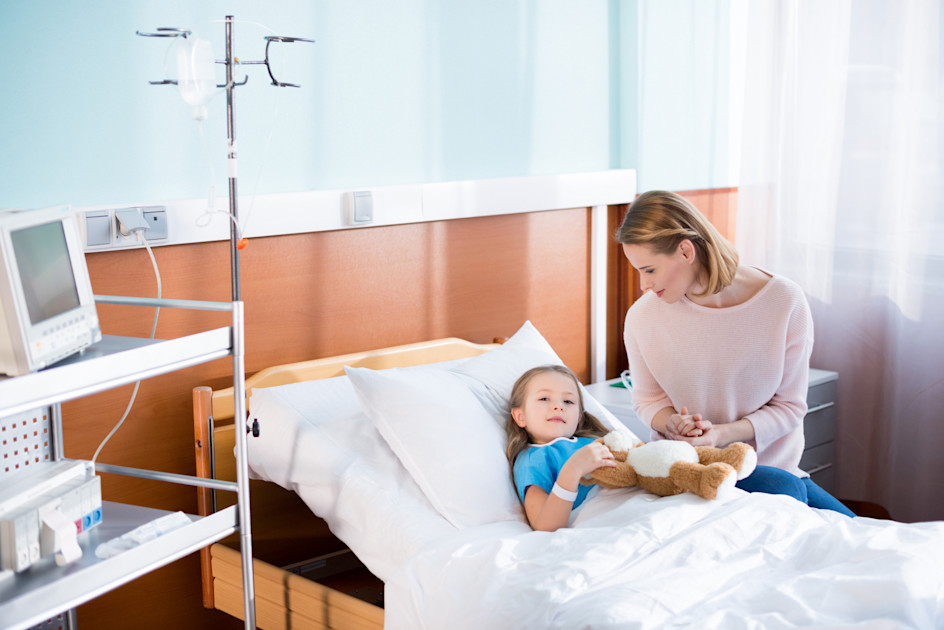 Sjukhusbesök under behandling av cancer hos barn och unga