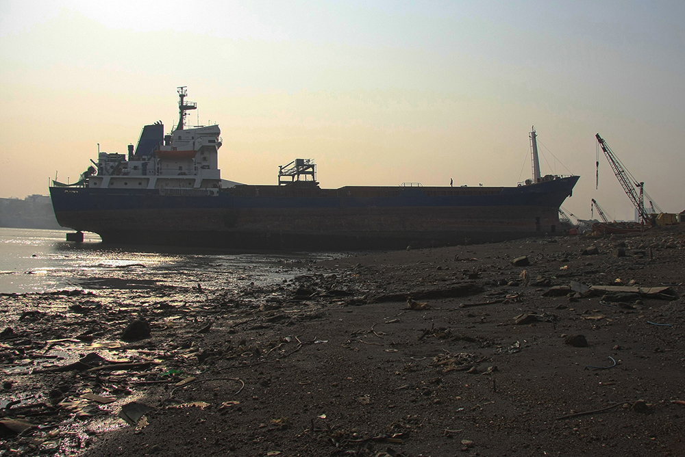 ‘Beaching’ of vessels for shipbreaking – legal, illegal or somewhere in ...
