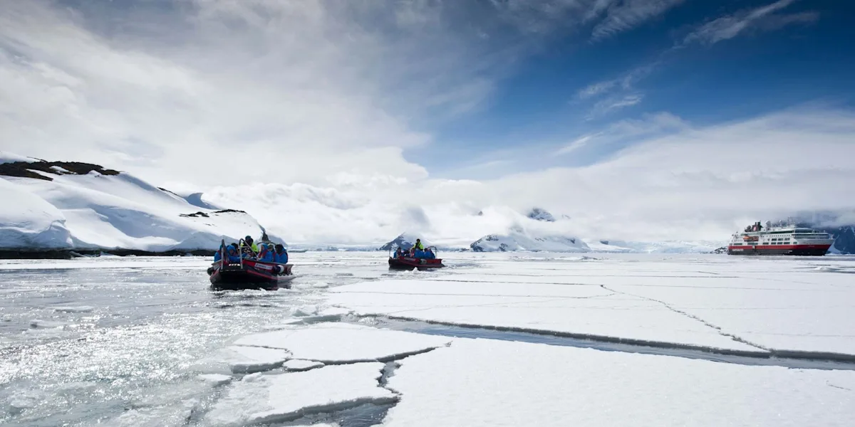 10 fascinating Antarctic features | HX Hurtigruten Expeditions AU