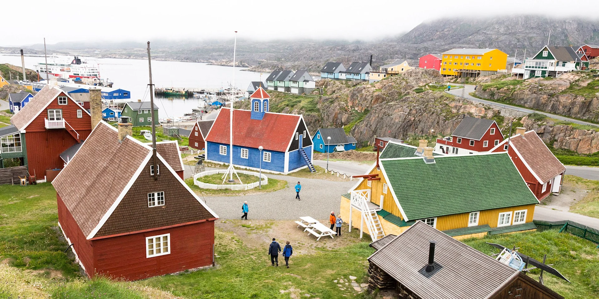 Sisimiut - Panoramic Sisimiut by bus | HX Expeditions US